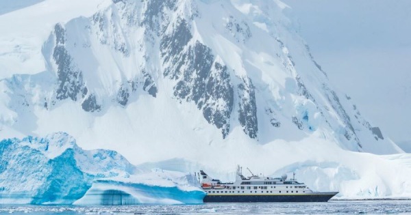 Antarctica Direct: Fly the Drake Passage